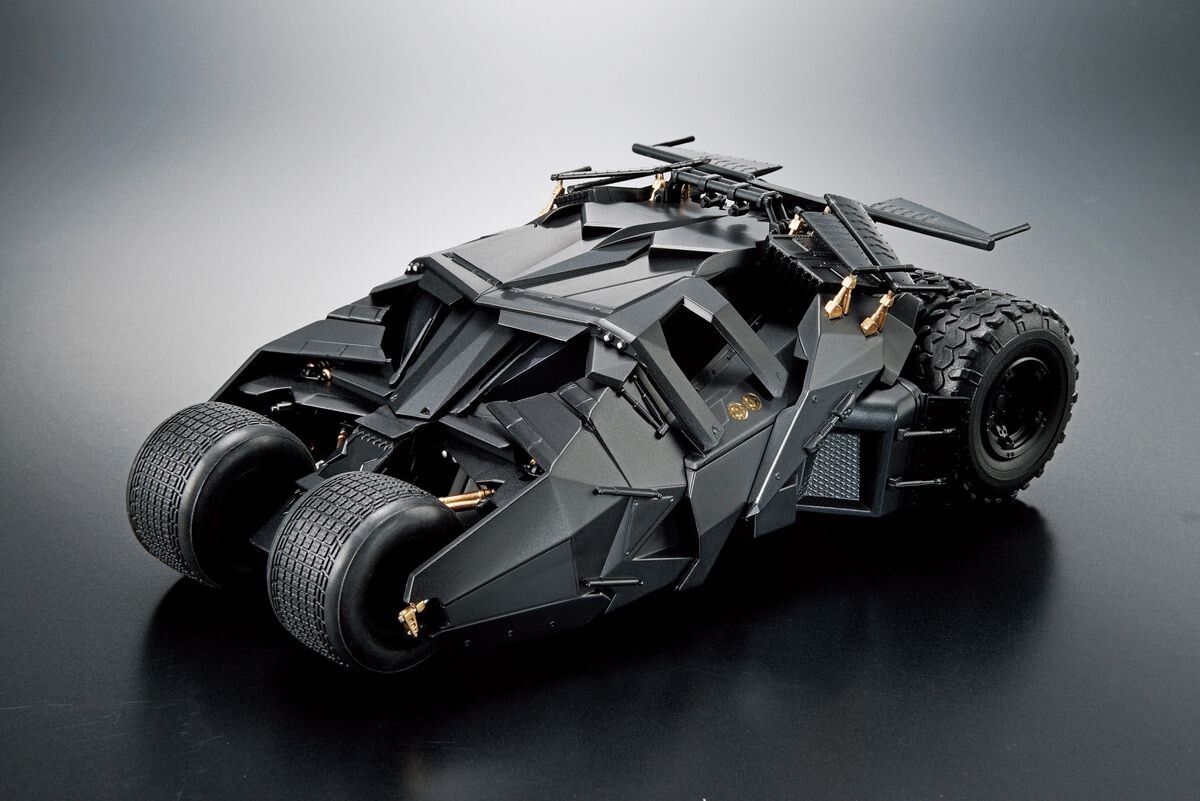 Negozio » Bandai Batman Beginning: Batmobile model kit Scale 1:35